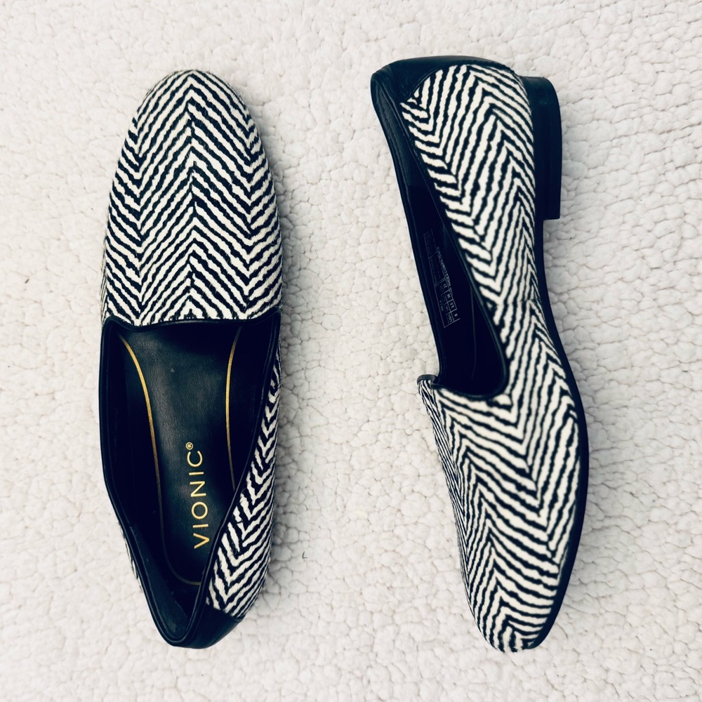 Vionic Willa Black And White Calf Hair Herringbone Lo… - Gem